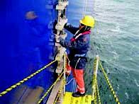 201229 Arm fractured when rigging pilot ladder