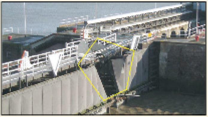 201632 Ship rams lock door